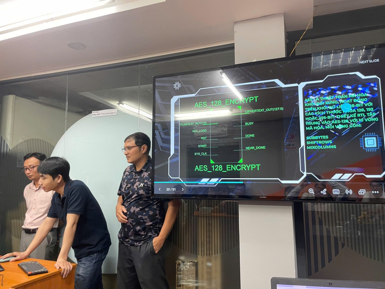 Sinh viên FPT Jetking với đồ án thiết kế chip mã hóa AES Accelerator ...